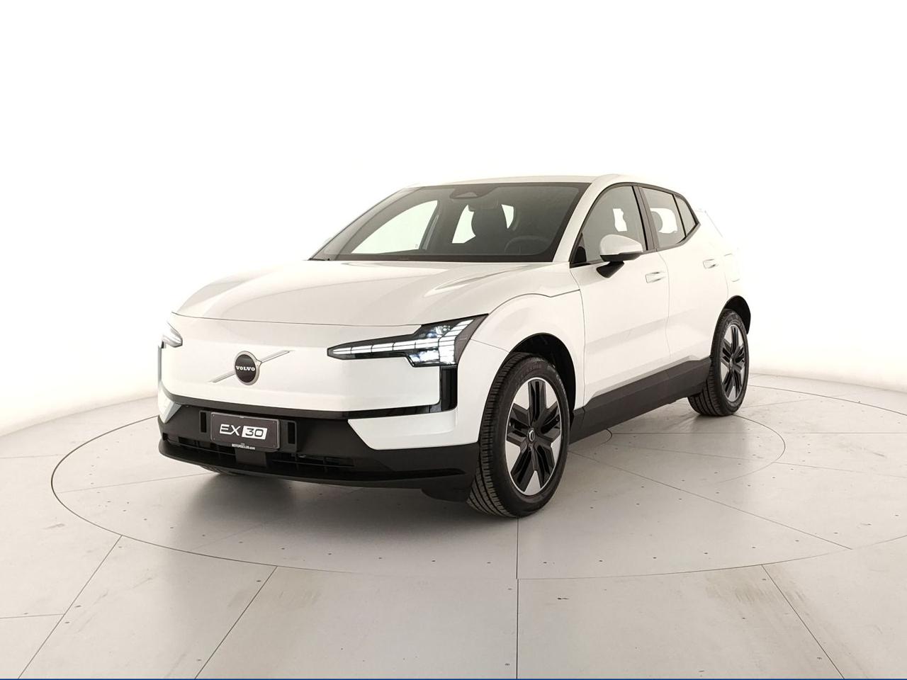 Volvo EX30 Core Autocarro N1 - Pronta consegna - Ecoincentivo Nuovo ...